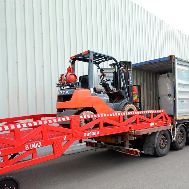 Mobil ramp och fast lastramp på beställning - AUSBAU